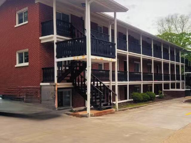 711 W CHURCH St. Apt 8 711 W CHURCH St