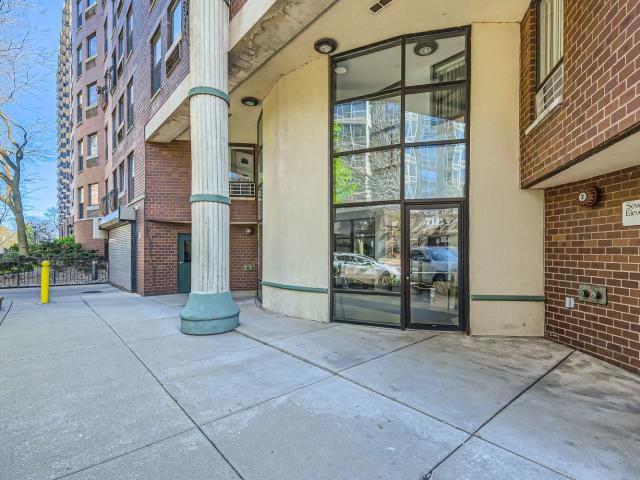 711 W Gordon Ter, Unit 701, Chicago, IL 60613 | MLS #12605 | Compass
