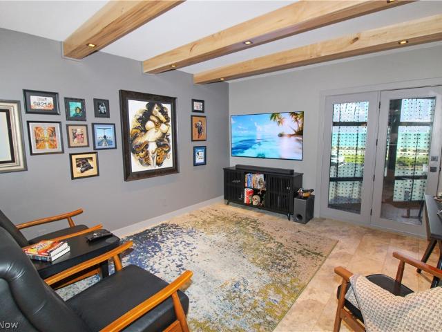 711 W Lakeshore Drive 203