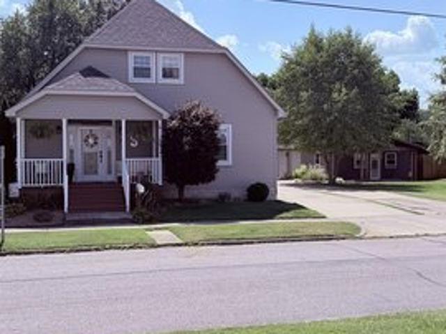 711 W Second St, Bicknell, IN 47512