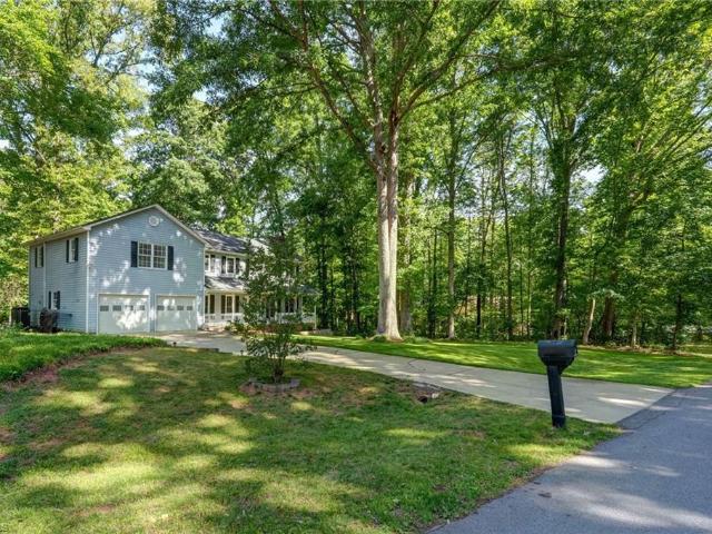 711 Woodsway Court