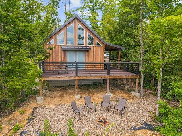 711 Worley Hill Top Rd, Stearns, KY 42647