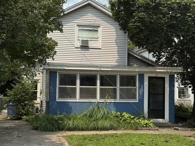 711 Veto St NW, Grand Rapids, MI 49504