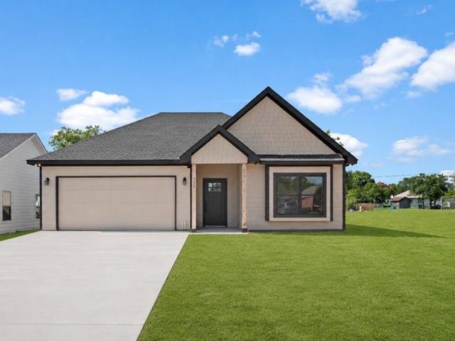 711A D Mosley St, Ferris, TX 75125