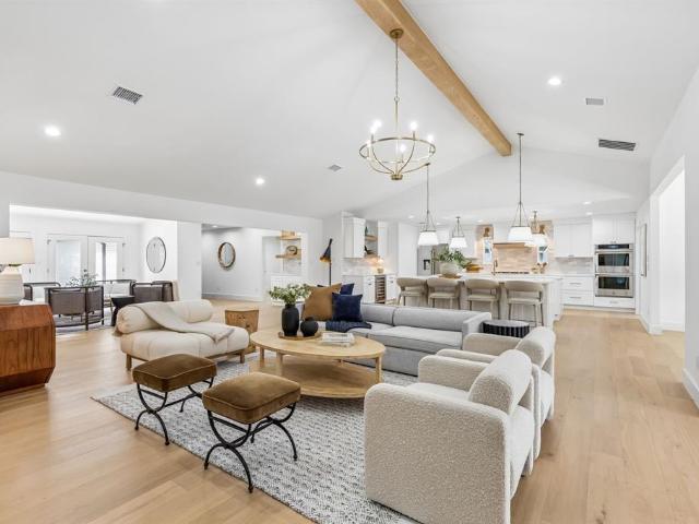 7124 Meadow Road