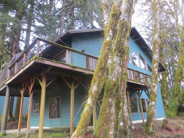 71257 Northshore Dr, Birkenfeld, OR 97016