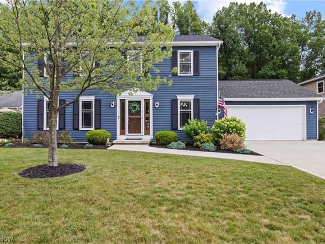 7125 Timber Ln, Olmsted Township, OH 44138