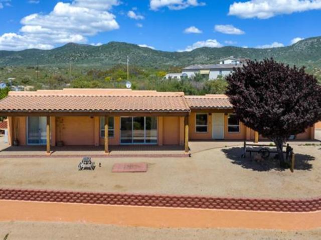 7125 W Clare Island Dr, Kirkland, AZ 86332