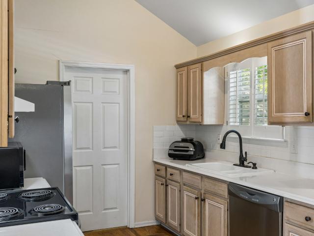 7128 Catherine Dr