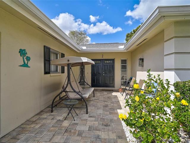 7128 W Country Club Dr N, Sarasota, FL 34243 | MLS #A4685