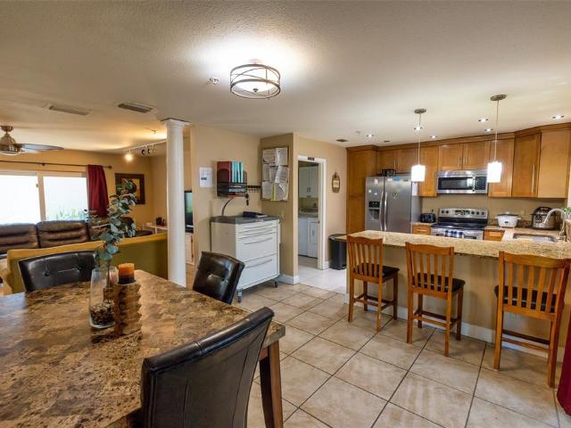 7128 Wrenwood Cir, Tampa, FL 33617 | MLS #TB8402 | Compass