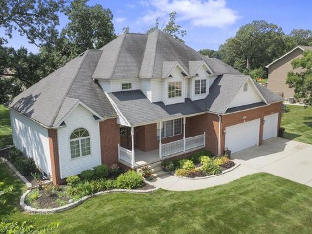 7129 Boardwalk Cir, Crown Point, IN 46307