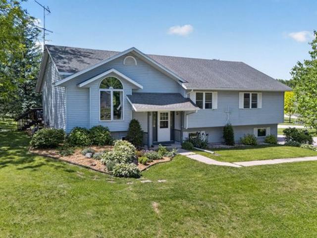 7129 Dorf View Ct, Sauk City, WI 53583