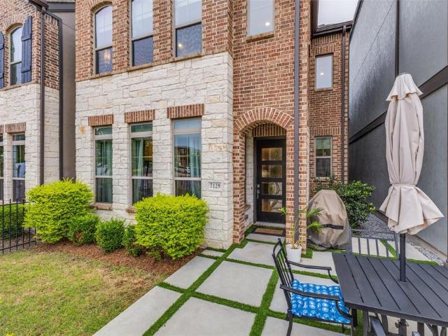 7129 Laurel Ridge