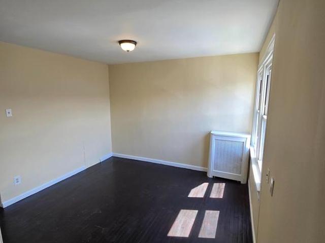7129 Seaford Road