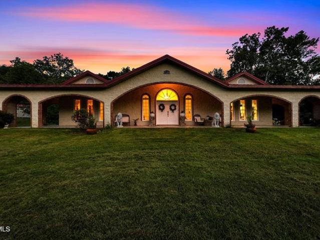 7120 Moccasin Valley Rd, Lebanon, VA 24266