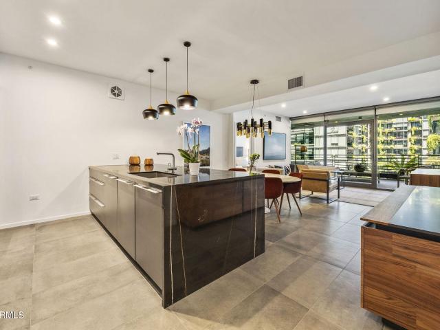 7120 E KIERLAND Boulevard # 403