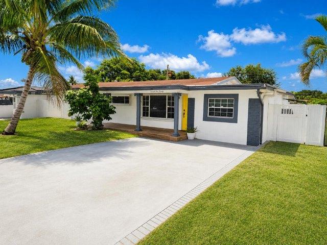 7120 SW 13th St, Pembroke Pines, FL 33023