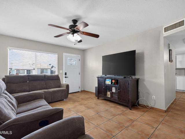 7120 w mulberry drive