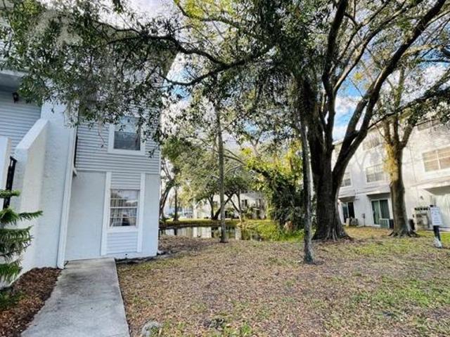 7120 Waterside Dr #106, Tampa, FL 33617