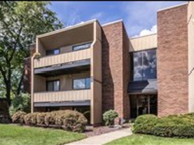 7121 N Terra Vista Dr Unit 5 302, Peoria, IL 61614