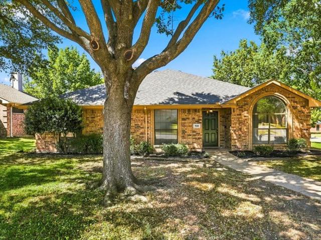 7121 Cottonwood Cir, Sachse, TX 75048