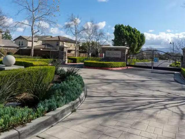 7121 Logsdon Dr, Corona, CA 92880 See Est. Value, Schools &.