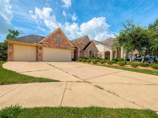 7122 Fall Creek Lane