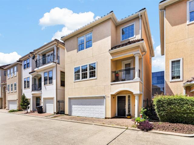 7122 Laguna Villas