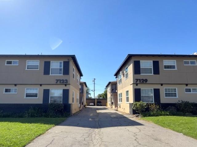 7123 7129 Hazeltine Ave.
