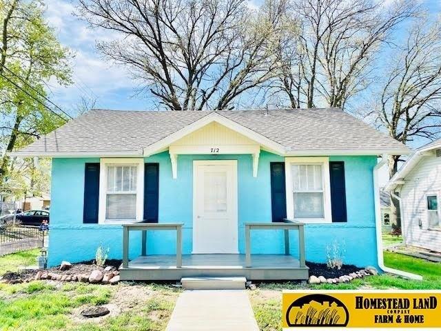 712 14th St, Fairbury, NE 68352