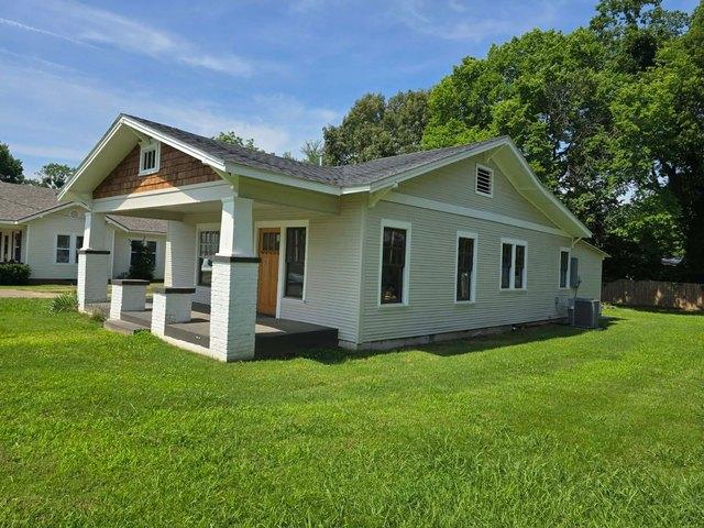 712 5th St, Paris, AR 72855