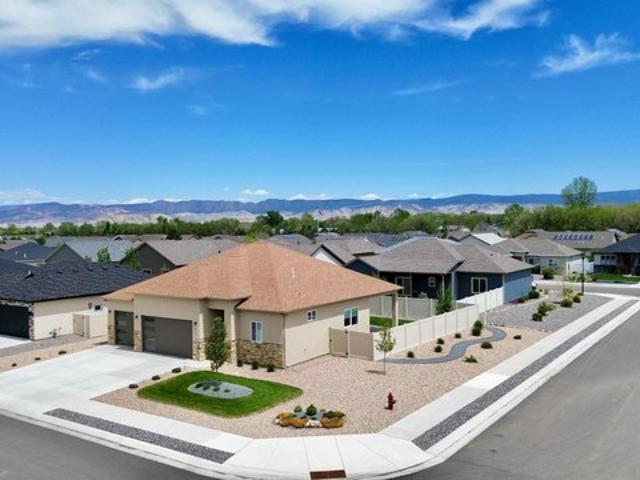 712 Carbonero Ave, Montrose, CO 81403