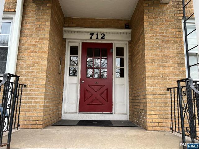 712 Cedar Ln, Unit 2, Teaneck, NJ 07666 | MLS #26010 | Compass