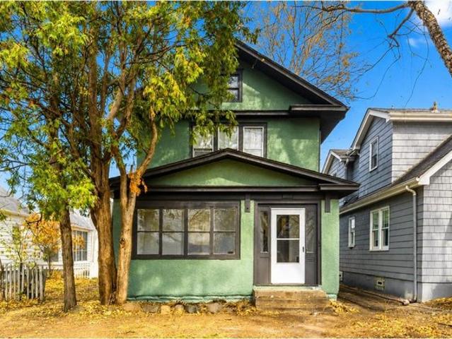 712 Cedar Lake Rd S, Minneapolis, MN 55405