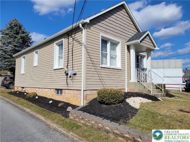 712 Chestnut St, Coplay, PA 18037 | MLS #774565 | Compass