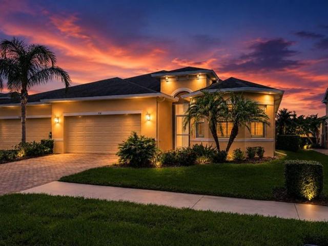 712 Chipper Dr, Sun City Center, FL 33573