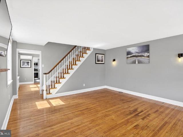 712 Clarendon Road