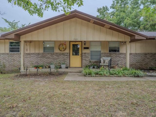 712 A St SE, Miami, OK 74354
