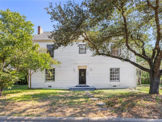 712 Banks St, Bryan, TX 77803 | Compass
