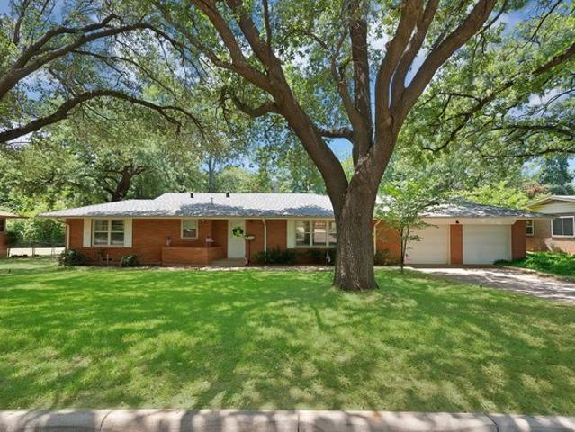 712 Briarwood Blvd, Arlington, TX 76013