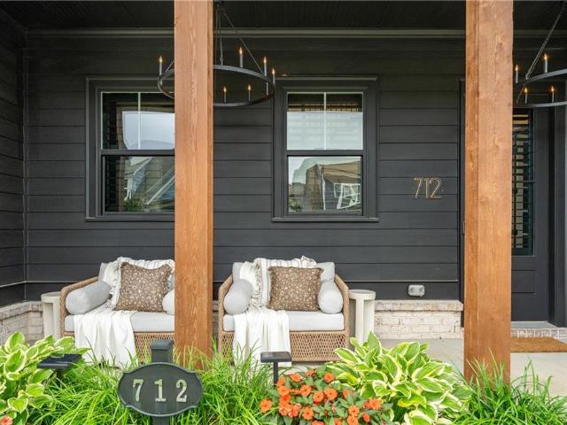 712 Bridgeview Drive