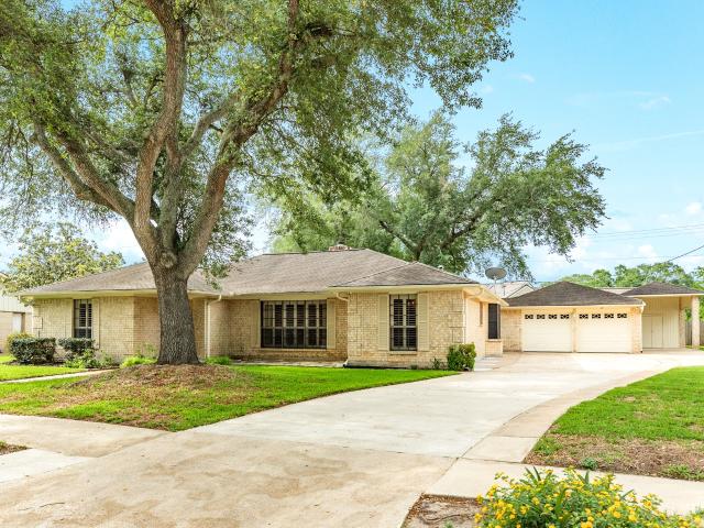 712 Browning St, Angleton, TX 77515 | MLS #95301