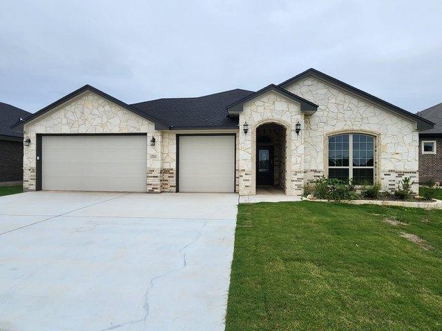 712 Golden Eagle Dr, Salado, TX 76571