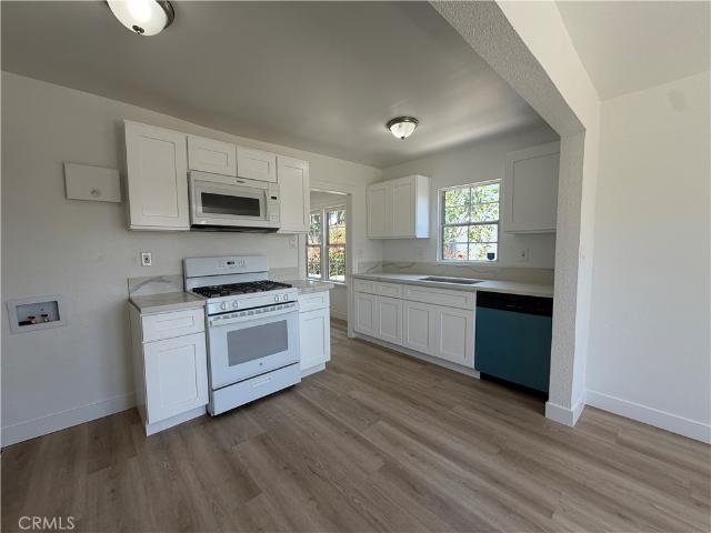 712 E 82nd