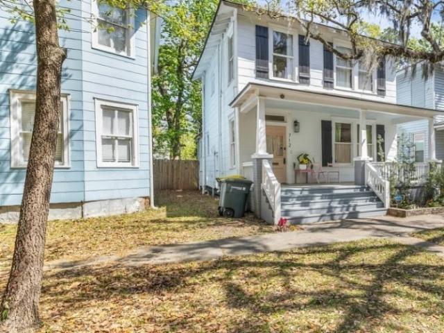712 E 37th Street
