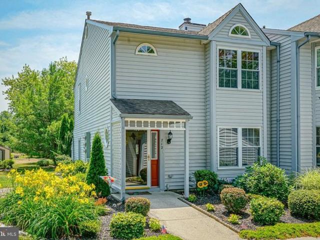 712 E Lake Front Cir, Galloway, NJ 08205