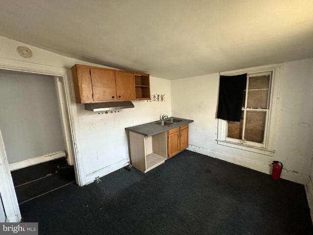 712 E Lincoln Highway