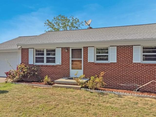 712 Fredericks Hall Rd, Bumpass, VA 23024