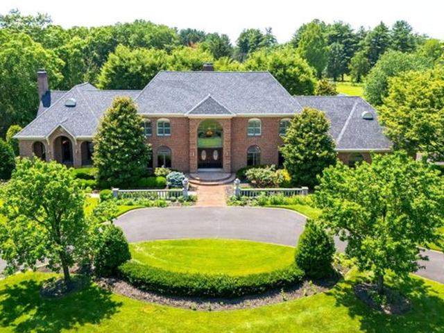 712 Kimberly Dr, Moorestown, NJ 08057